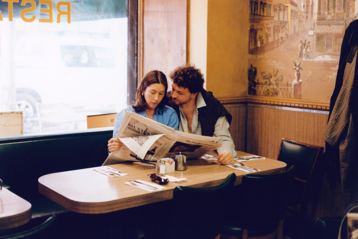 A day in life with Alexandra Sheehan & Alex Delany – ANOTHER ASPECT